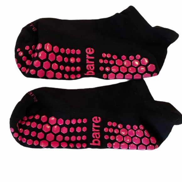 Pure Barre | Accessories | Nwot Pure Barre Black Pink Sticky Socks ...